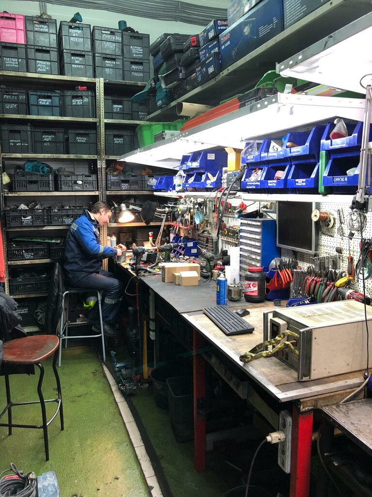Elektrik ve benzinle çalışan aletler Сервис-Инструмент, Yekaterinburg, foto