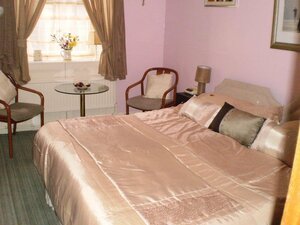 The Royal Hotel (20 Townhead,Dysart,Kirkcaldy,Fife KY1 2XQ,), otel  Fife Konseyi'nden
