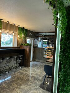 Gus (ulitsa 50 let Oktyabrya No:39, selo Krasnogvardeyskoye), kafe  Adıge Cumhuriyeti'nden