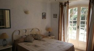Les Amandiers (Provence-Alpes-Côte d'Azur, Var, Arrondissement de Draguignan, Saint-Tropez, Vieux Chemin de Sainte Anne), otel  Saint‑Tropez'den
