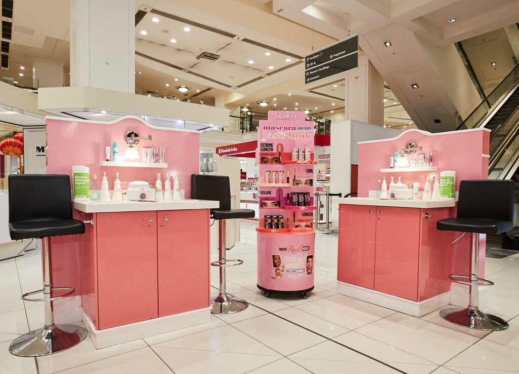 Güzellik salonu Benefit Cosmetics Myer Sydney City, Sidney, foto