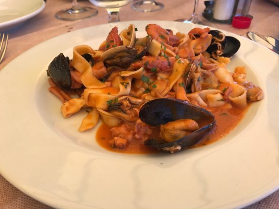 Restoran La Pirata 2 La Vendetta, Sardunya, foto