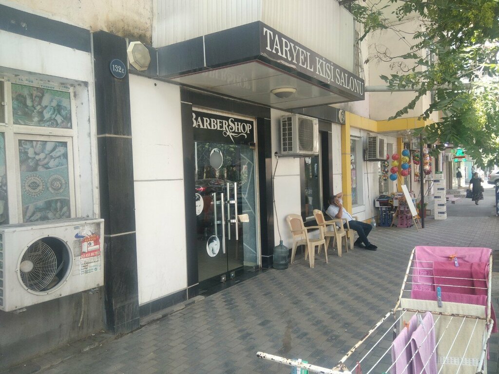 Kuaförler Taryel kişi salonu, Bakü, foto