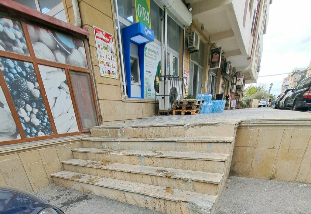 ATM'ler ABB, Bakü, foto