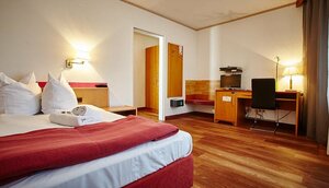 Hotel Stadt Karben (Hesse, Wetteraukreis, St.-Egreve-Straße, 25), otel  Hesse'den