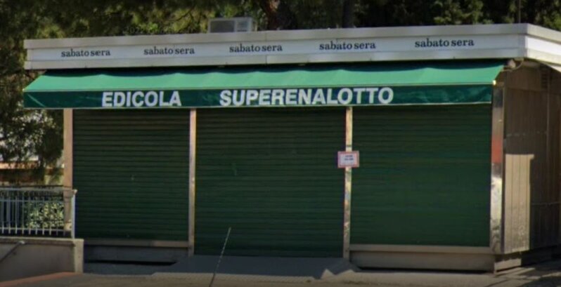 Gazete ve dergiler Edicola Arcobaleno - Cava Sebastiano, Emilia‑Romagna, foto