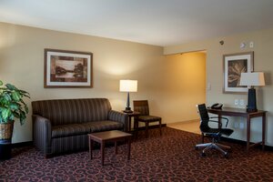 Hampton Inn & Suites Watertown (New York, Jefferson County, C9), otel  Watertown'dan