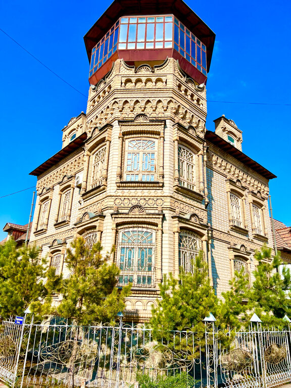 Turistik yerler Сказка-дом, Oş İli, foto