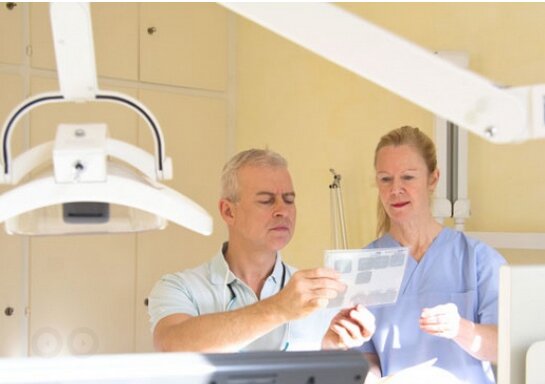 Özel ağız ve diş sağlığı klinikleri ve muayenehaneleri Dr. med. dent. Wolfgang Müller, Basel, foto