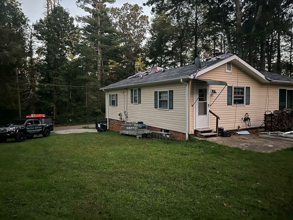 Isıtma sistemleri ve ekipmanları Pinnacle Services of Wnc LLC, Hendersonville, foto