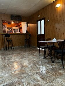 Роллы и выпечка (улица Нартов No:2), kafe  Tkvarçeli'den