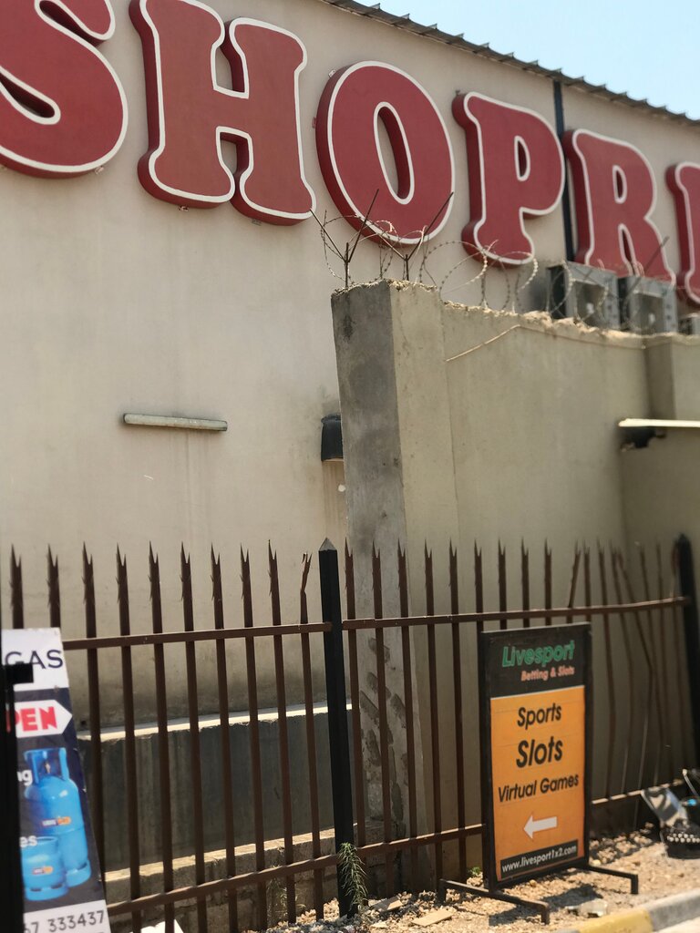 Oto yıkama Zeal Car Wash, Lusaka, foto