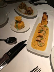 Ruth's Chris Steak House (Shanghai, Guangdong Road), restoran  Şanghay'dan
