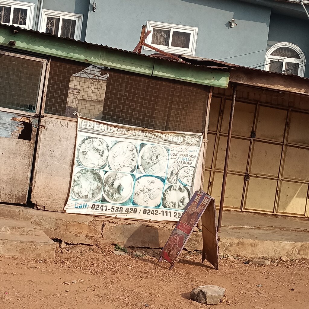 Kantin, yemekhane Edem Dora local chop bar, Dünya, foto