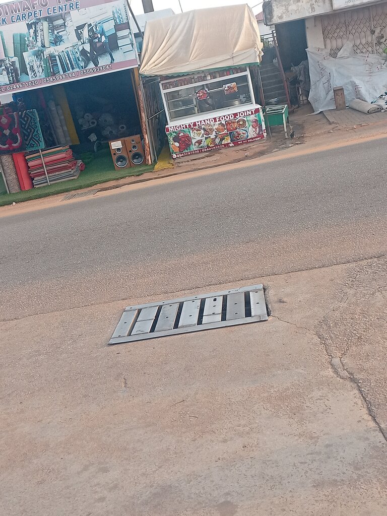 Fast food Mighty Hand Food Joint, Akra, foto