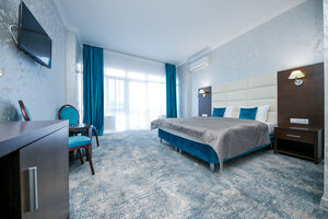 Brigantina (Revoliutsionnaia Street No:37), otel  Gelencik'ten