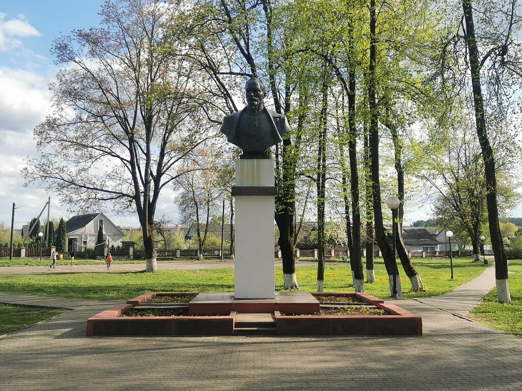 Anıt, heykel Ф.Э. Дзержинский, Minskaya oblastı, foto
