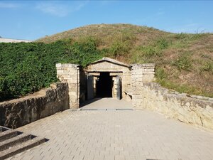 Мелек-Чесменский курган (Autonomous Republic of Crimea, Kerch, ulitsa Gaydara), müzeler ve sanat galerileri  Kerç'ten