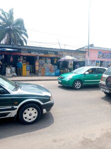 Meza Cave (Brazzaville, Commune de Ouenzé, Mona Rue), berberler  Brazzaville'den