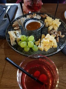 Vёslabar (Tyumenskiy rayon, Chervishevskoye munitsipalnoye obrazovaniye), restoran  Tümen (Tiumenskaya) oblastından