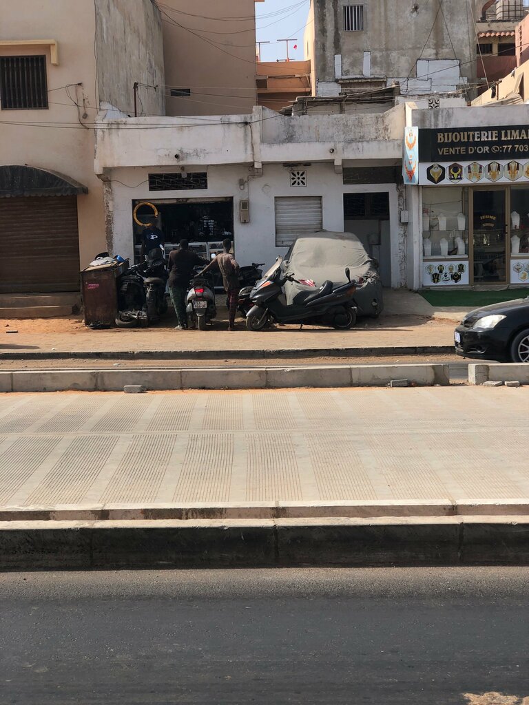 Otomobil servisi Ndiaye Pièces Détachées 2, Dakar, foto