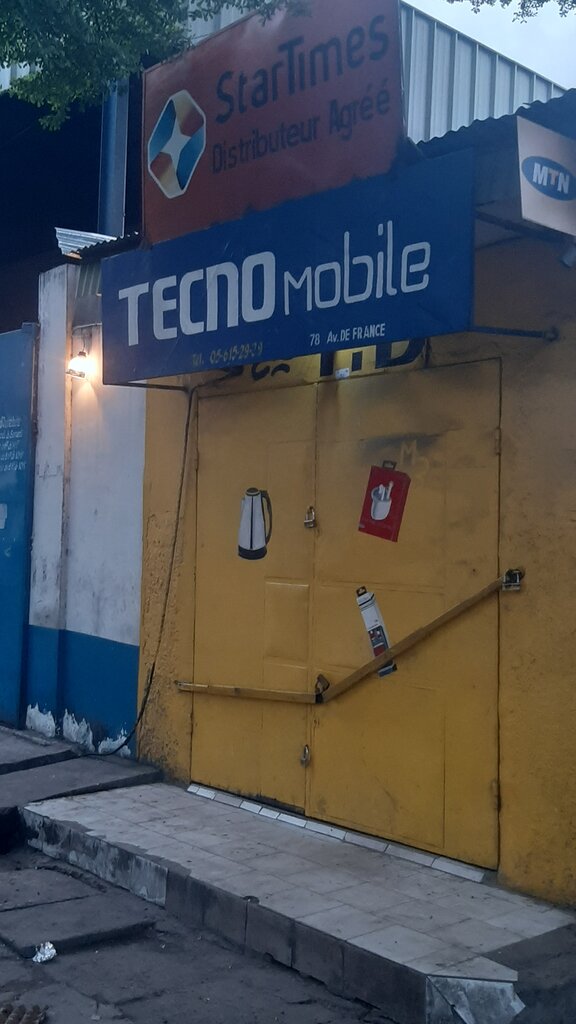 Elektrik ürünleri Tecno Mobile, Brazzaville, foto