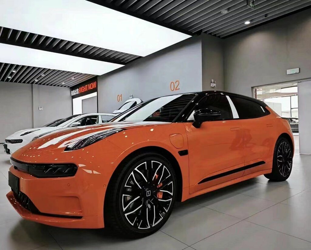 Otomobil satış galerileri Luxury Car, Moskova, foto