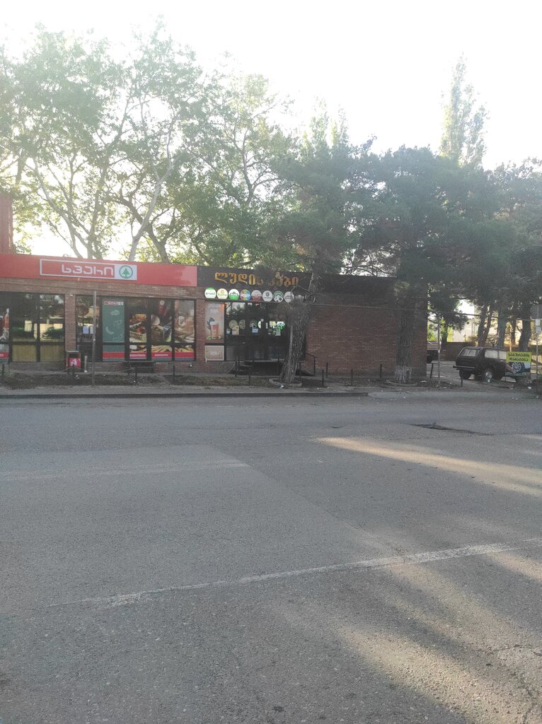 Bira dükkanı Beer Hub, Tiflis, foto