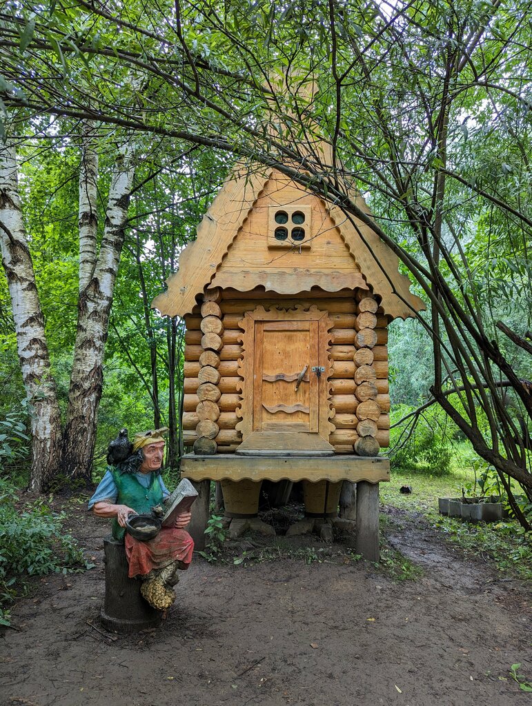 Turistik yerler Избушка на курьих ножках, Solikamsk, foto