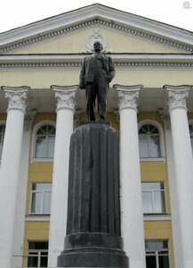 В.И. Ленин (Ivanovo Region, Puchezh), anıt, heykel  Puçej'den