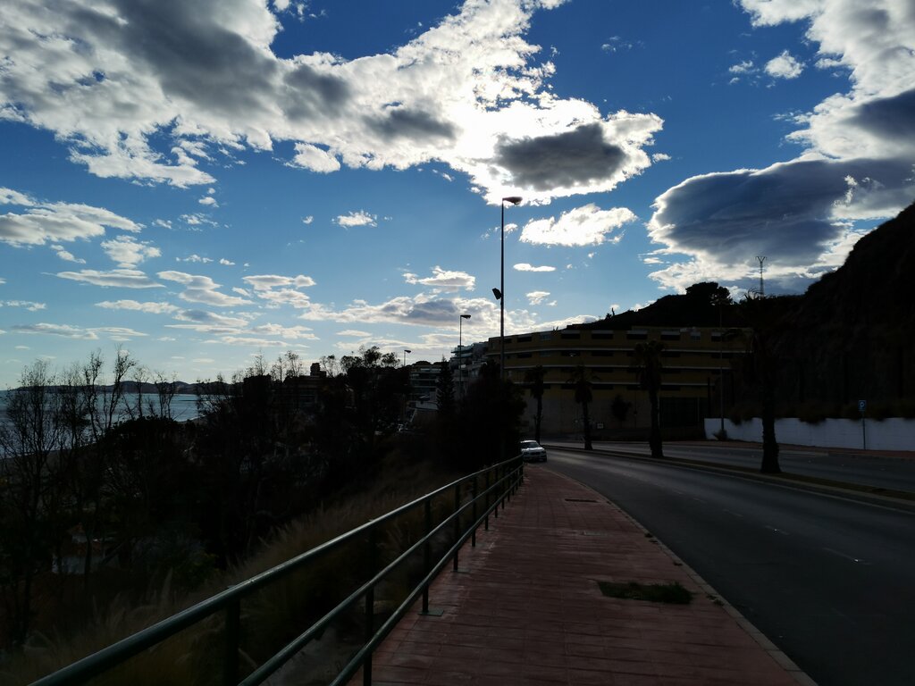 Tren istasyonu Torreblanca del Sol, Endülüs, foto