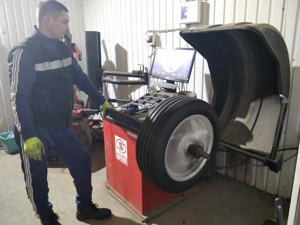 Oto lastik tamiri Ds, Kırım Cumhuriyeti, foto