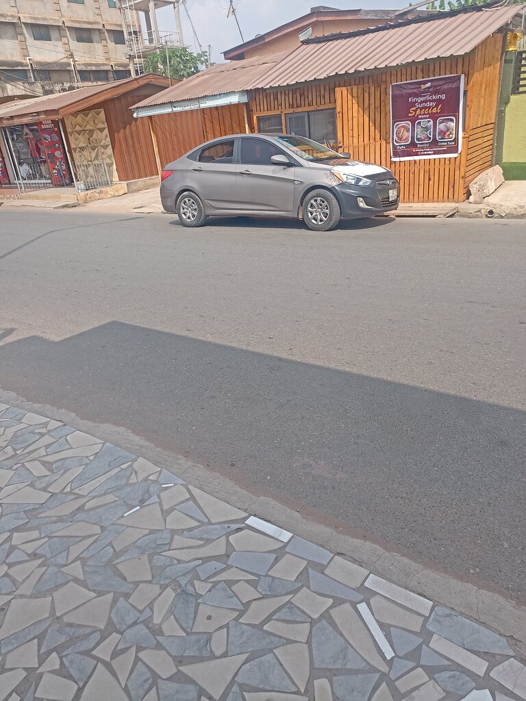 Fast food Fingerlicking Sunday, Akra, foto