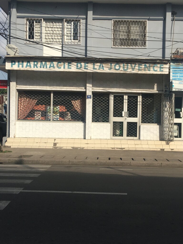 Eczaneler Pharmacie de la Jovence, Douala, foto
