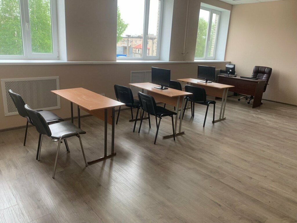 Sürücü kursları АвтоЛидер-53, Novgorodskaya oblastı, foto