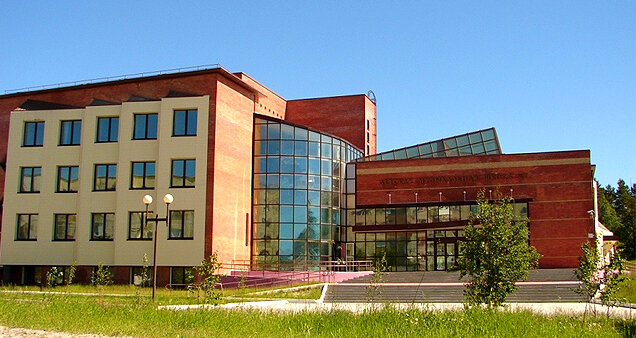 Müzik okulları ve konservatuarlar Detskaya muzykalnaya shkola № 2, Noyabrsk, foto