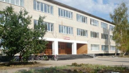 Ortaokul Khvorostyanskaya shkola Mou, Samarskaya oblastı, foto