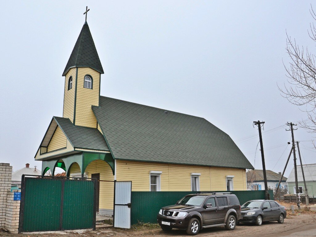 Protestan kilisesi Evangelskikh Khristian-Baptistov Mikhaylovkaya Church, Mihaylovka, foto