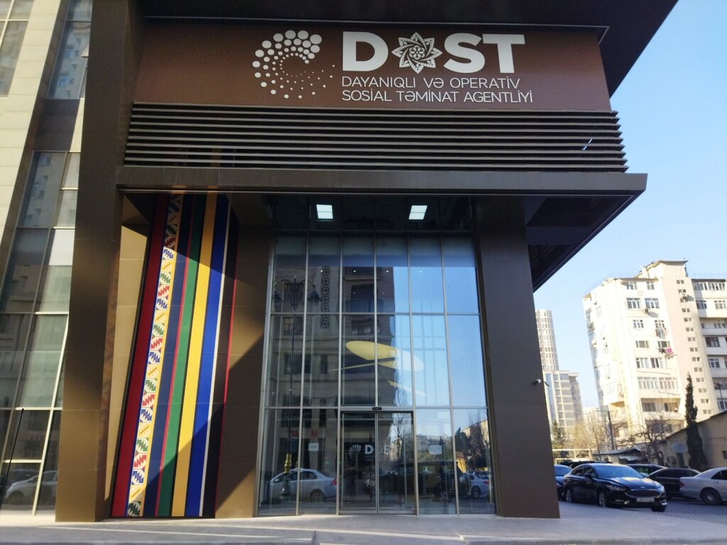 Belediyeler, devlet daireleri Dost, Bakü, foto