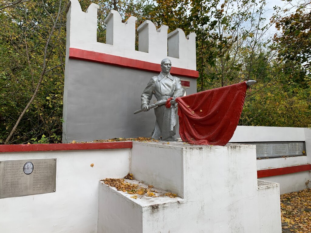 Anıt, heykel Братская могила, Tulskaya oblastı, foto