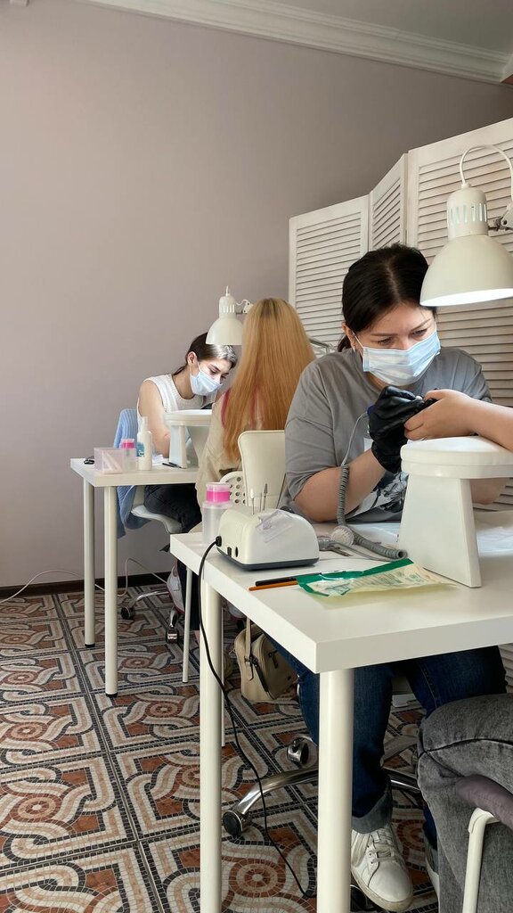 Kuaför meslek eğitimi Top nails, Volokolamsk, foto