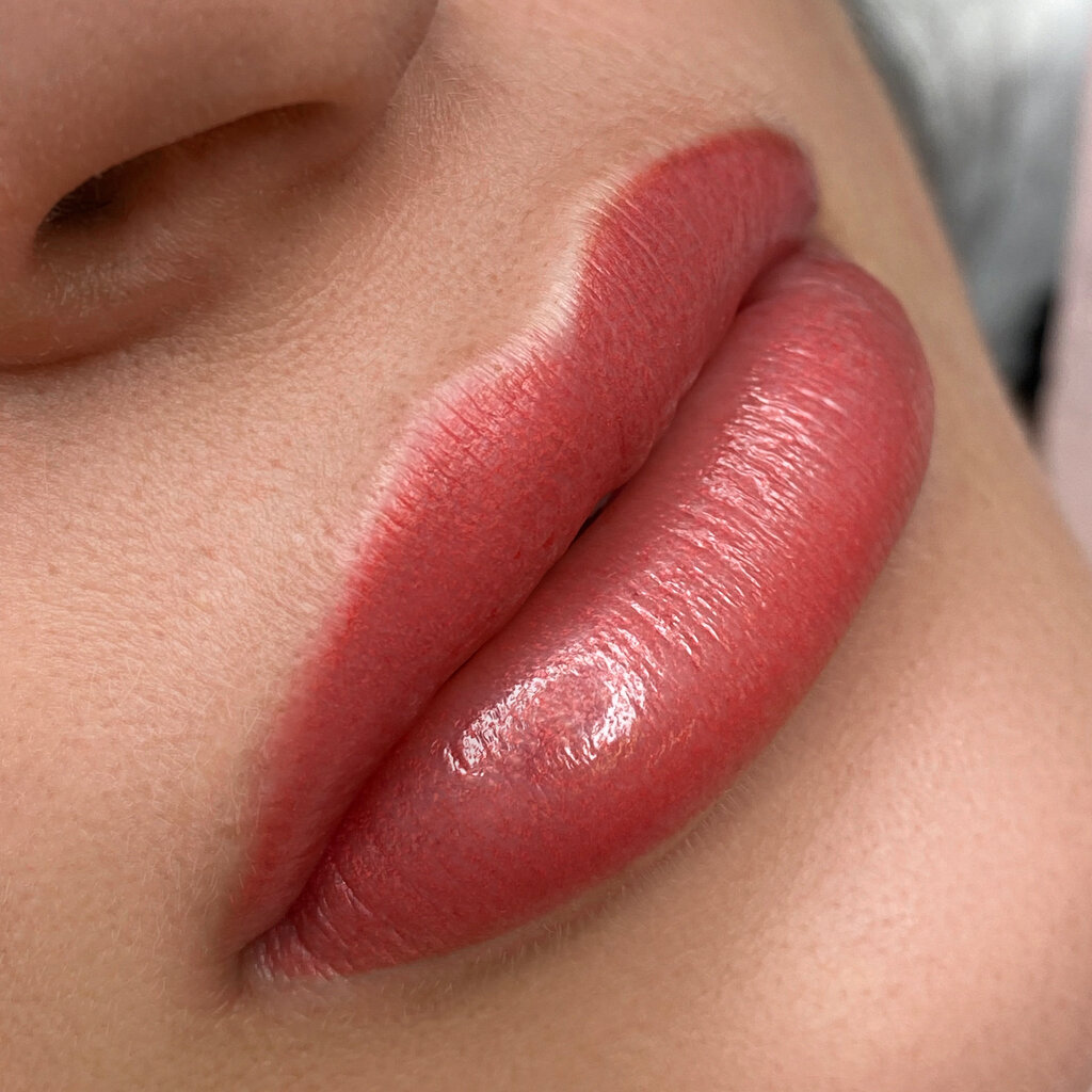 Kalıcı makyaj stüdyosu Eyes-n-Lips, Saint‑Petersburg, foto