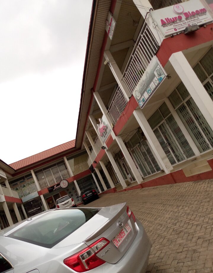 Alışveriş merkezleri P & S Plaza, Akra, foto