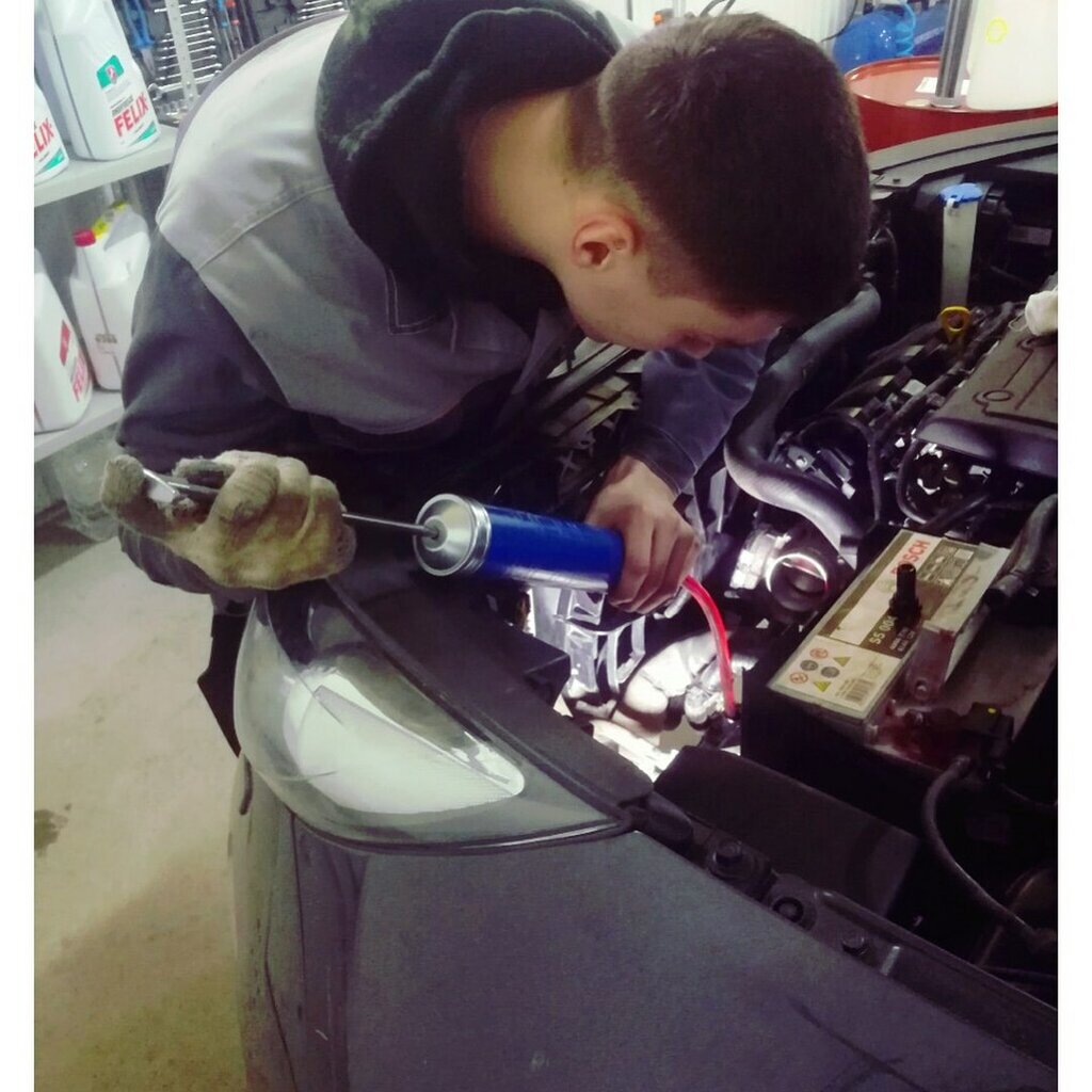 Otomobil servisi Mobil 1 Centre, Kazan, foto