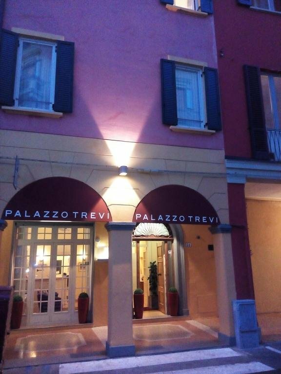 Otel Palazzo Trevi Charming House, Bologna, foto