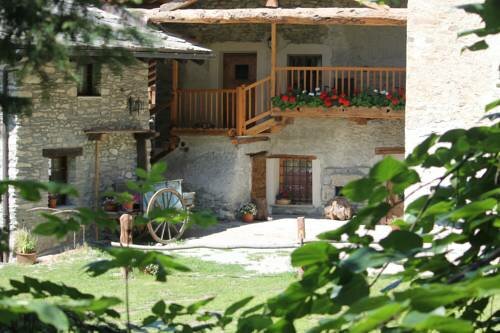 Otel Maison Peroulaz, Aosta Vadisi, foto