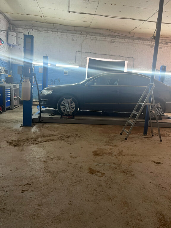 Otomobil servisi Автосервис, Viçuga, foto