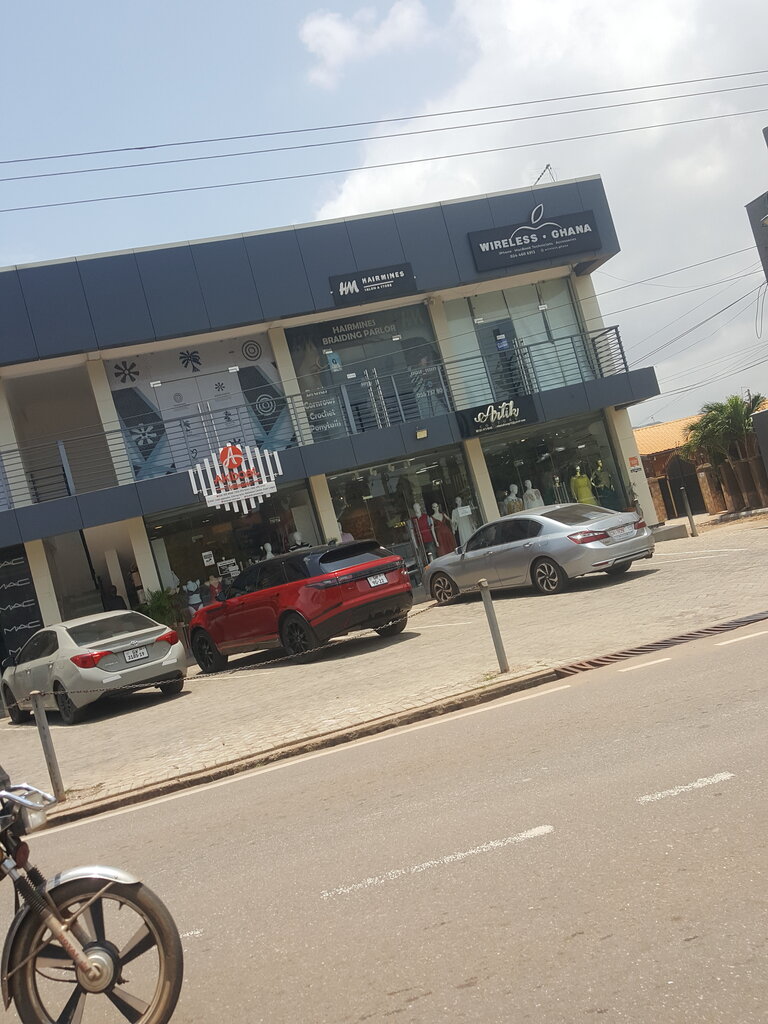 Güzellik salonu Hairmines Braiding Parlour, Akra, foto