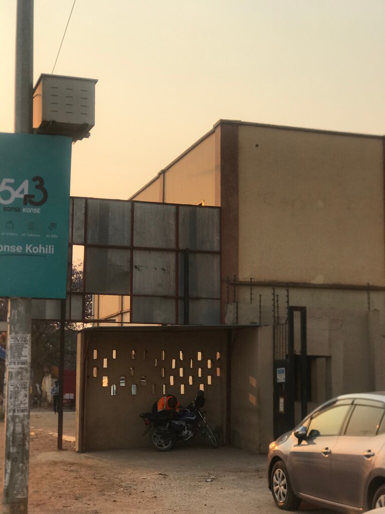 Otomobil yedek parçaları Budget Types, Lusaka, foto