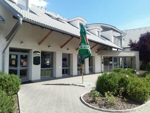 Blatensky Dvur (Pardubický kraj, Pardubice, Trebosice), otel  Pardubice Bölgesi'den